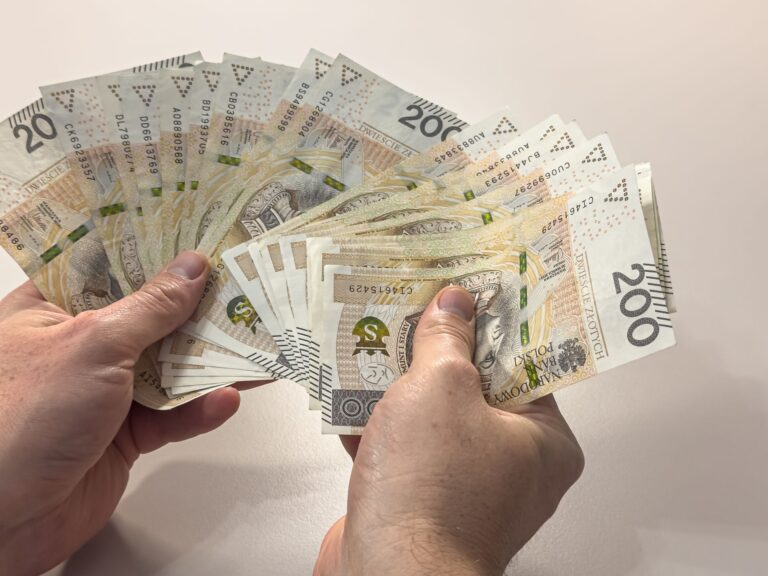 Jak złożyć wniosek o adres do e-Doręczeń powiązany z publiczną usługą ...